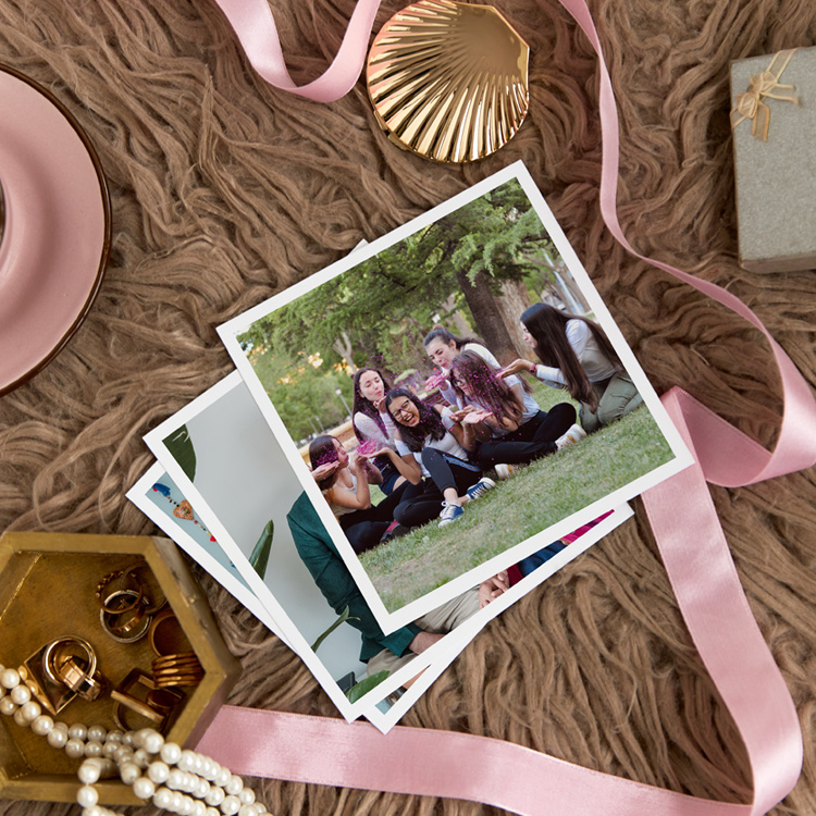 Square Photo Prints Online - Custom 4x4 Photo Prints | Zoomin
